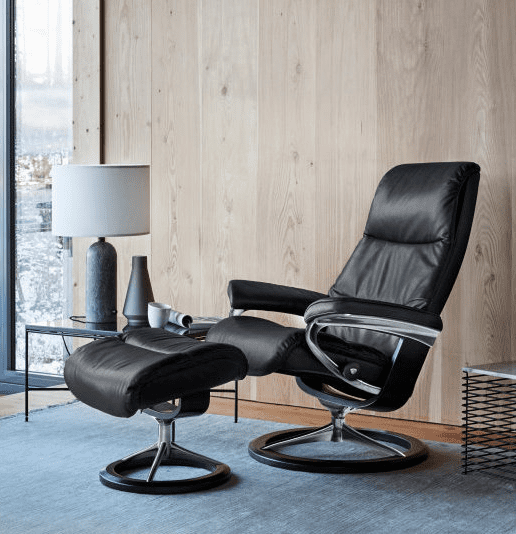 Stressless View Signature Recliner & Ottoman - 2 Danes